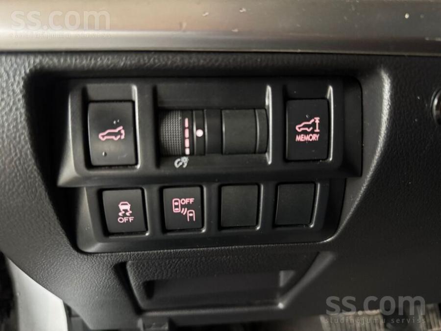 Pelēks Subaru Outback 2015 Rīga, ar dzinēja tilpumu 2.50 L un nobraukumu 183 tūkst. km par 8000 €, foto 17 vietnē AUTOMOTO.COM.LV