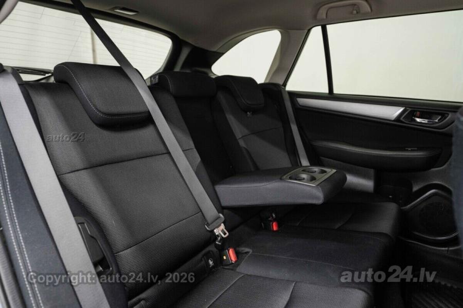 Pelēks Subaru Outback 2016 Tallina, ar dzinēja tilpumu 2.50 L un nobraukumu 146 tūkst. km par 14900 €, foto 14 vietnē AUTOMOTO.COM.LV