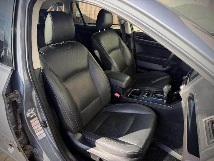Grey Subaru Outback 2016 in Vilnius, with an engine capacity of 2.50 L and mileage of 180 thousand km for 11900 €, photo 16 on AUTOMOTO.COM.LV