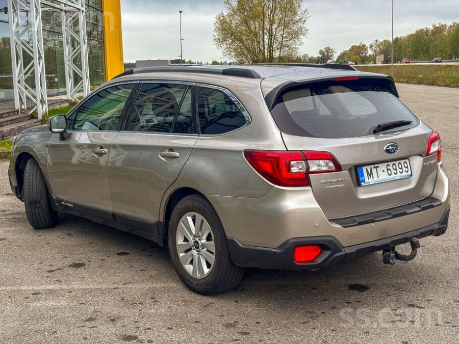 Grey Subaru Outback 2017 in Riga, with an engine capacity of 2.50 L and mileage of 221 thousand km for 12700 €, photo 6 on AUTOMOTO.COM.LV