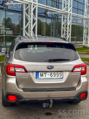 Grey Subaru Outback 2017 in Riga, with an engine capacity of 2.50 L and mileage of 221 thousand km for 12700 €, photo 7 on AUTOMOTO.COM.LV