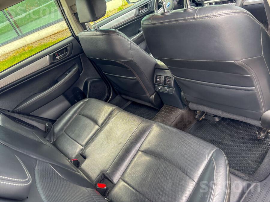 Grey Subaru Outback 2017 in Riga, with an engine capacity of 2.50 L and mileage of 221 thousand km for 12700 €, photo 11 on AUTOMOTO.COM.LV