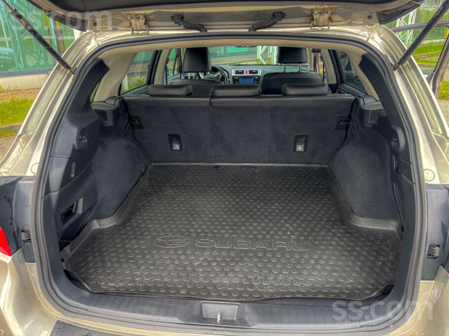 Grey Subaru Outback 2017 in Riga, with an engine capacity of 2.50 L and mileage of 221 thousand km for 12700 €, photo 12 on AUTOMOTO.COM.LV
