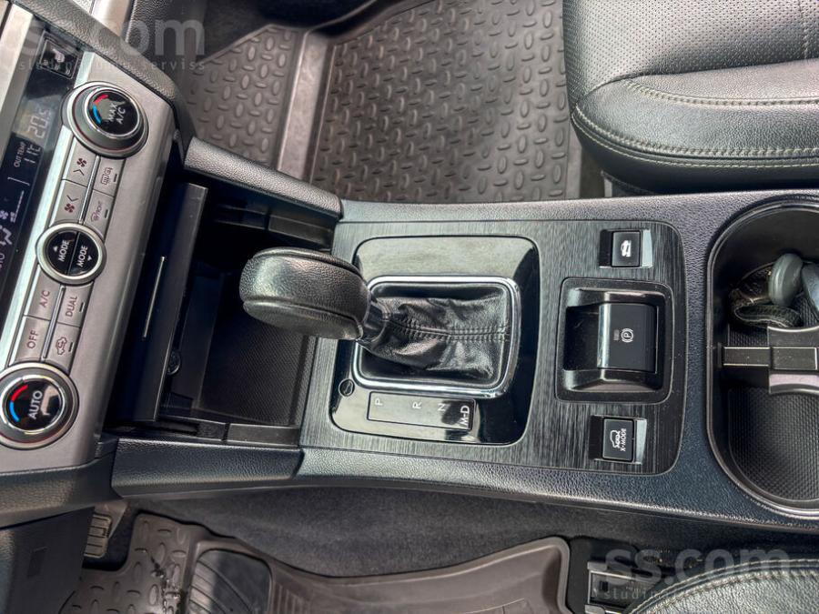 Grey Subaru Outback 2017 in Riga, with an engine capacity of 2.50 L and mileage of 221 thousand km for 12700 €, photo 19 on AUTOMOTO.COM.LV