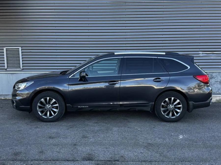Grey Subaru Outback 2017 in Riga, with an engine capacity of 2.50 L and mileage of 225 thousand km for 12500 €, photo 3 on AUTOMOTO.COM.LV