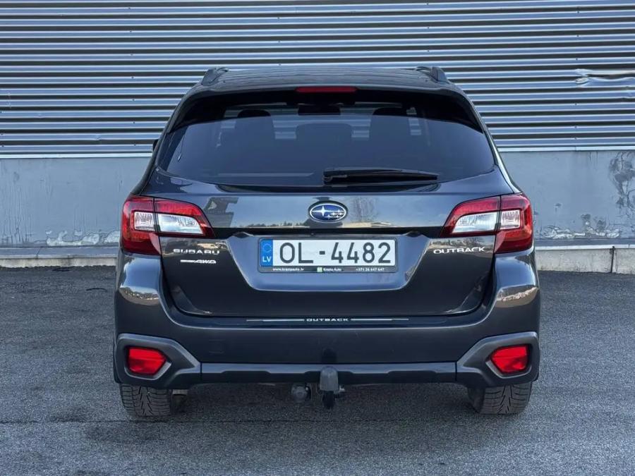 Grey Subaru Outback 2017 in Riga, with an engine capacity of 2.50 L and mileage of 225 thousand km for 12500 €, photo 5 on AUTOMOTO.COM.LV