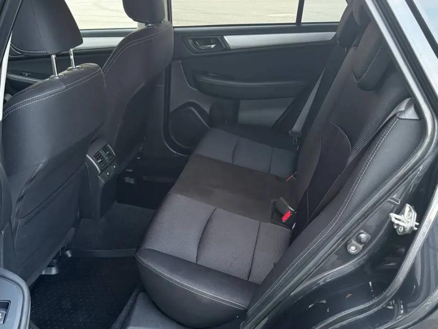 Grey Subaru Outback 2017 in Riga, with an engine capacity of 2.50 L and mileage of 225 thousand km for 12500 €, photo 11 on AUTOMOTO.COM.LV