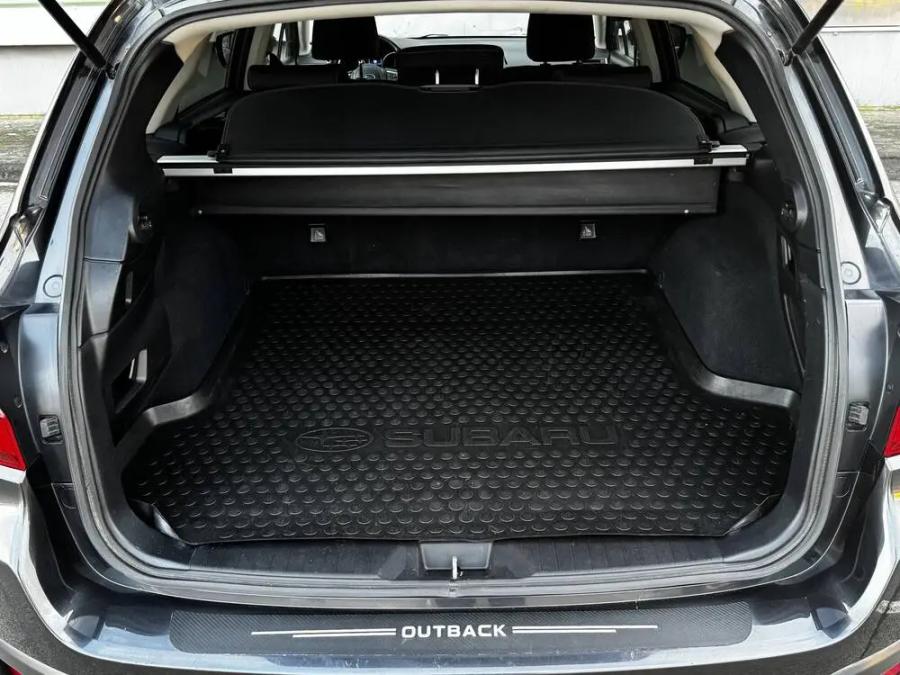 Grey Subaru Outback 2017 in Riga, with an engine capacity of 2.50 L and mileage of 225 thousand km for 12500 €, photo 29 on AUTOMOTO.COM.LV