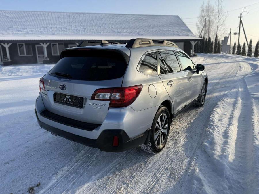 Grey Subaru Outback 2018 in Siauliai, with an engine capacity of 3.63 L and mileage of 158 thousand km for 15800 €, photo 3 on AUTOMOTO.COM.LV
