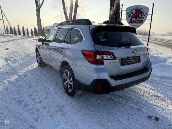 Grey Subaru Outback 2018 in Siauliai, with an engine capacity of 3.63 L and mileage of 158 thousand km for 15800 €, photo 4 on AUTOMOTO.COM.LV