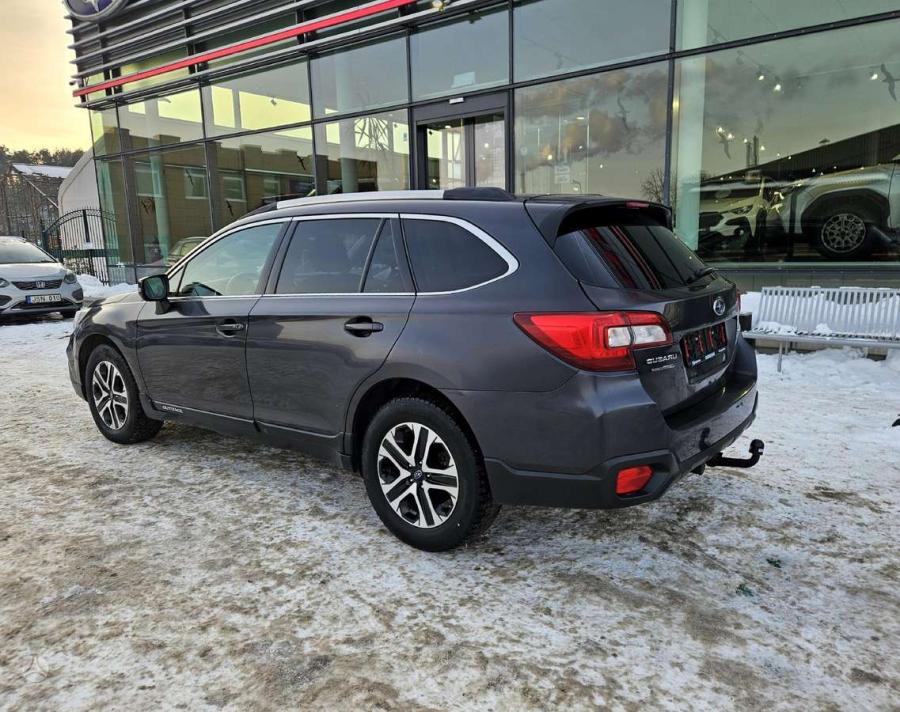 Grey Subaru Outback 2018 in Vilnius, with an engine capacity of 2.50 L and mileage of 166 thousand km for 17290 €, photo 4 on AUTOMOTO.COM.LV