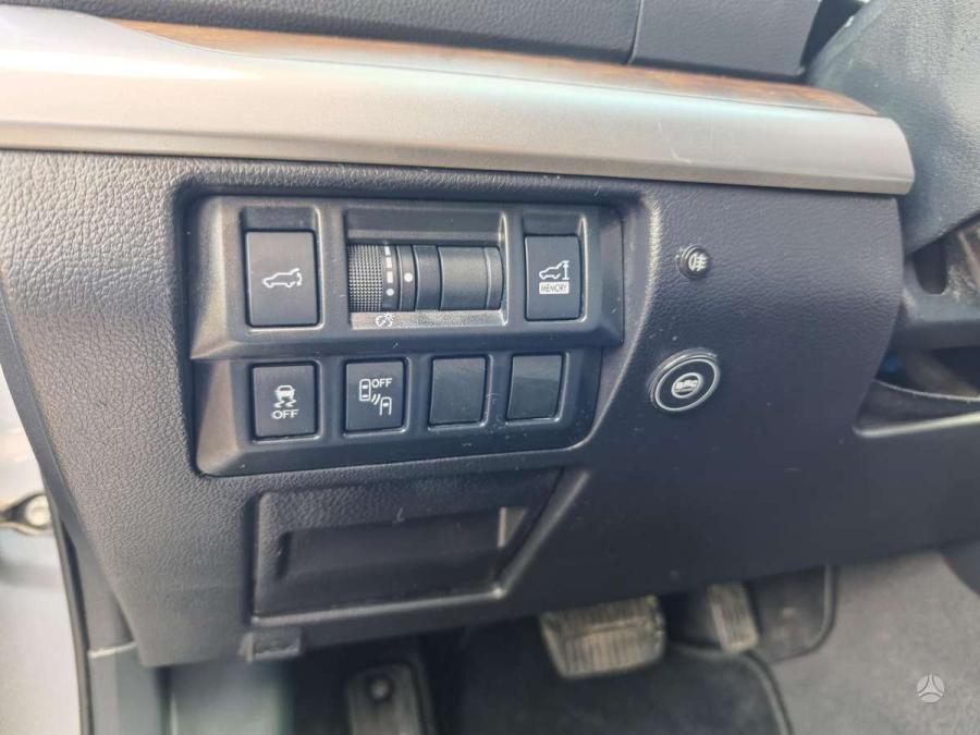 Grey Subaru Outback 2018 in Kaunas, with an engine capacity of 3.63 L and mileage of 106 thousand km for 16050 €, photo 9 on AUTOMOTO.COM.LV