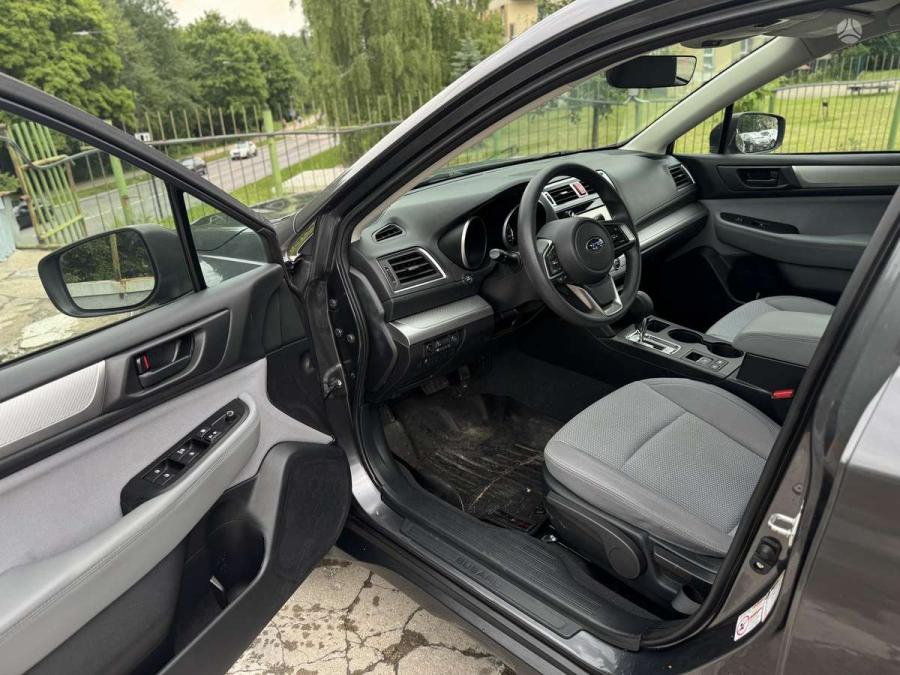 Grey Subaru Outback 2018 in Vilnius, with an engine capacity of 2.50 L and mileage of 122 thousand km for 16600 €, photo 7 on AUTOMOTO.COM.LV