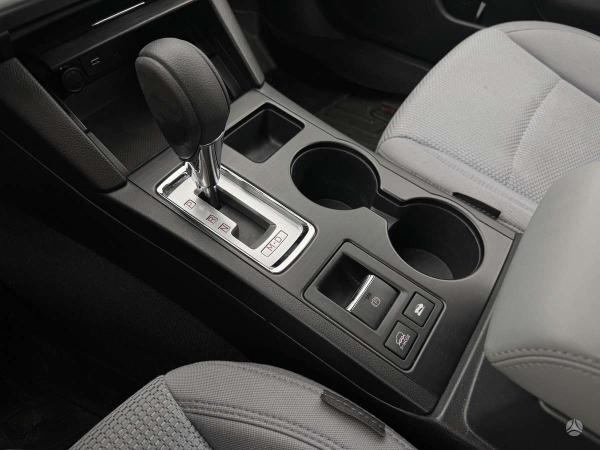 Grey Subaru Outback 2018 in Vilnius, with an engine capacity of 2.50 L and mileage of 122 thousand km for 16600 €, photo 7 on AUTOMOTO.COM.LV