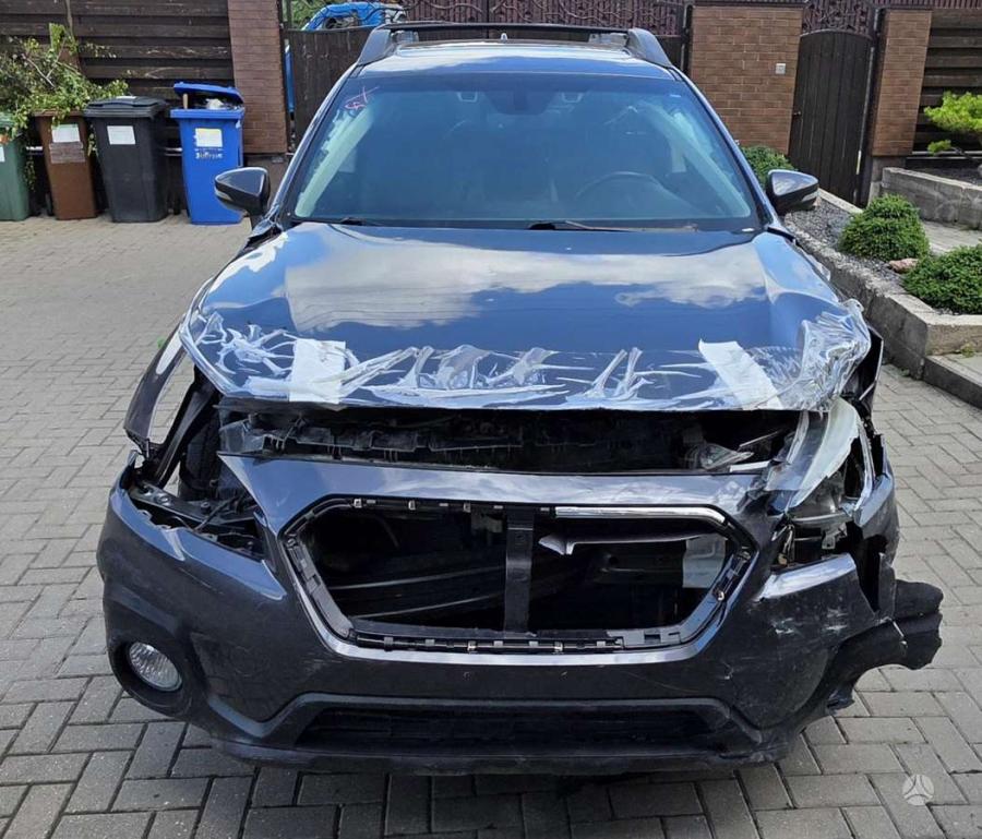 Grey Subaru Outback 2019 in Siauliai, with an engine capacity of 2.50 L and mileage of 117 thousand km for 4350 €, photo 3 on AUTOMOTO.COM.LV
