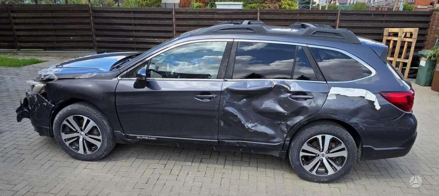 Grey Subaru Outback 2019 in Siauliai, with an engine capacity of 2.50 L and mileage of 117 thousand km for 4350 €, photo 9 on AUTOMOTO.COM.LV
