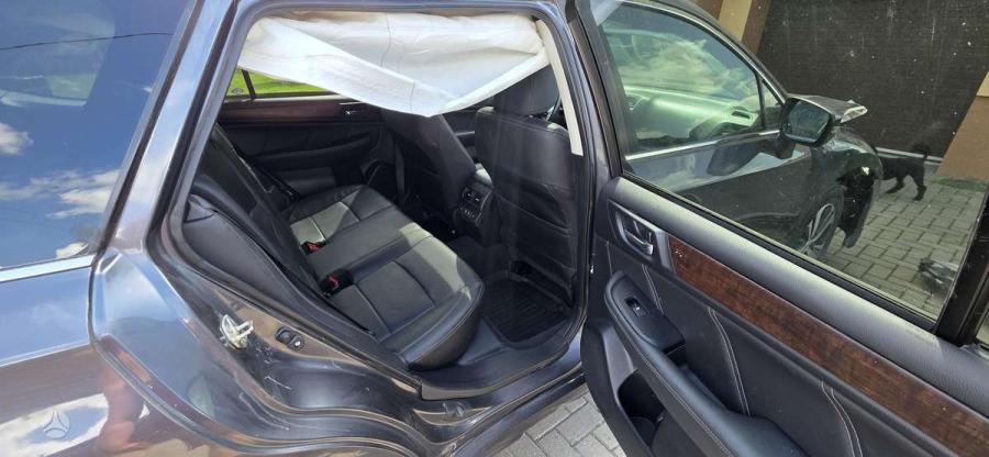 Grey Subaru Outback 2019 in Siauliai, with an engine capacity of 2.50 L and mileage of 117 thousand km for 4350 €, photo 14 on AUTOMOTO.COM.LV