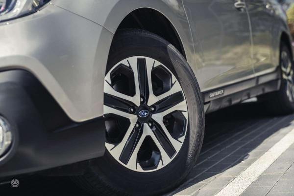 Pelēks Subaru Outback 2019 Viļņa, ar dzinēja tilpumu 2.50 L un nobraukumu 84 tūkst. km par 19500 €, foto 9 vietnē AUTOMOTO.COM.LV