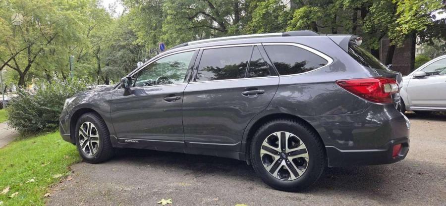 Grey Subaru Outback 2019 in Vilnius, with an engine capacity of 2.50 L and mileage of 89 thousand km for 18500 €, photo 3 on AUTOMOTO.COM.LV