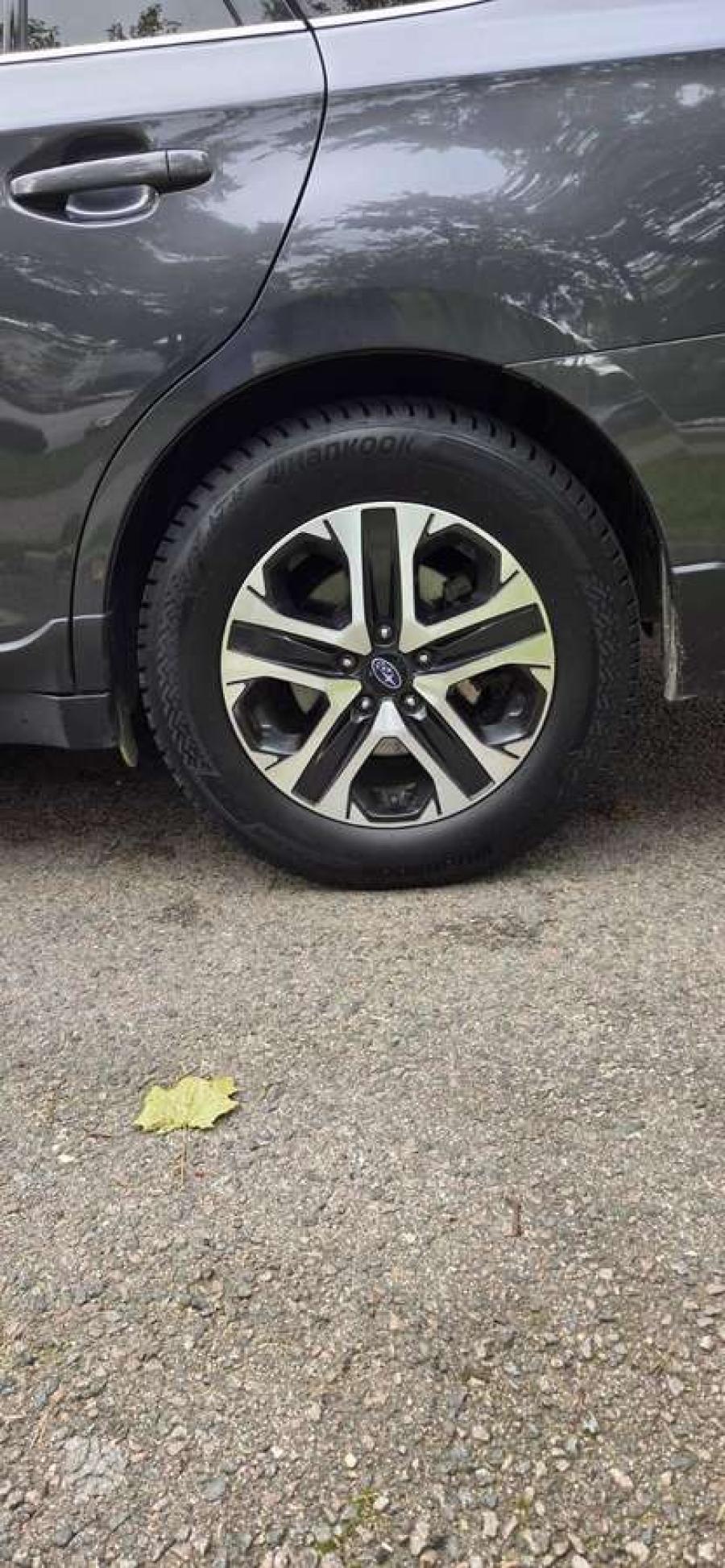 Grey Subaru Outback 2019 in Vilnius, with an engine capacity of 2.50 L and mileage of 89 thousand km for 18500 €, photo 7 on AUTOMOTO.COM.LV