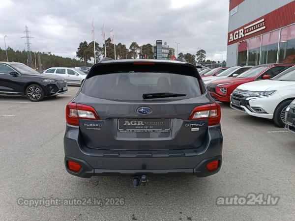 Pelēks Subaru Outback 2020 Tallina, ar dzinēja tilpumu 2.50 L un nobraukumu 151 tūkst. km par 20900 €, foto 4 vietnē AUTOMOTO.COM.LV