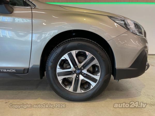 Pelēks Subaru Outback 2020 Tallina, ar dzinēja tilpumu 2.50 L un nobraukumu 125 tūkst. km par 20490 €, foto 5 vietnē AUTOMOTO.COM.LV