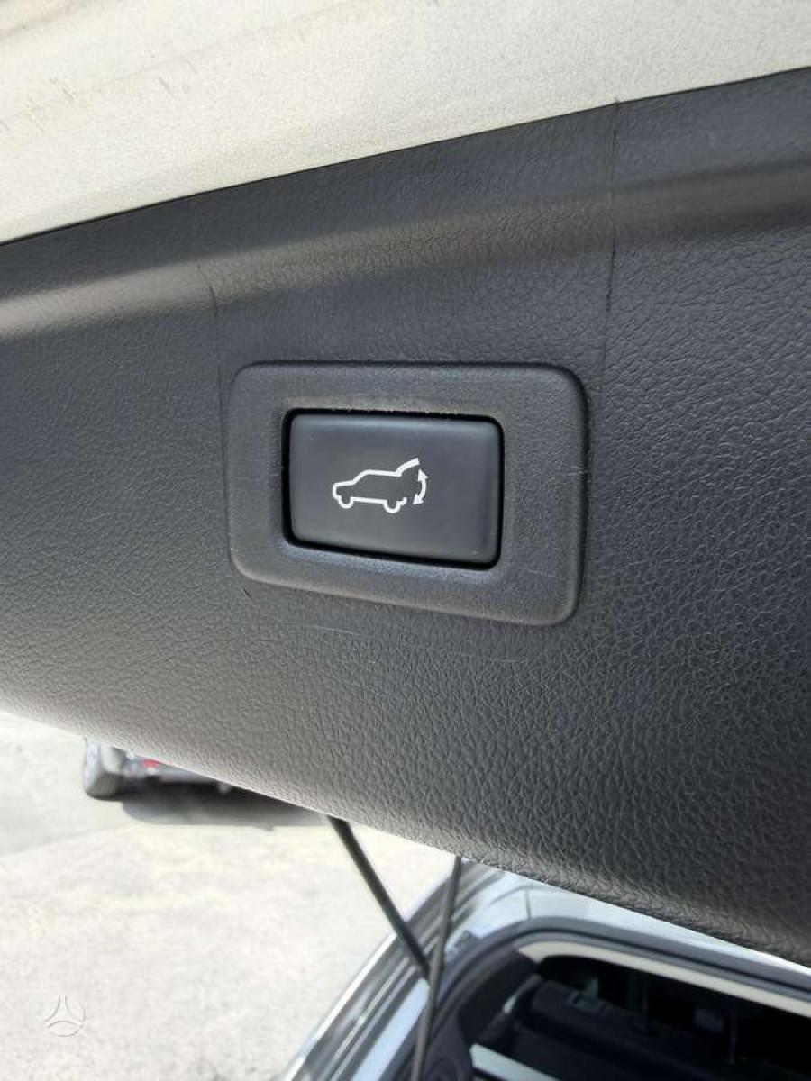 Grey Subaru Outback 2020 in Vilnius, with an engine capacity of 2.50 L and mileage of 64 thousand km for 23500 €, photo 7 on AUTOMOTO.COM.LV