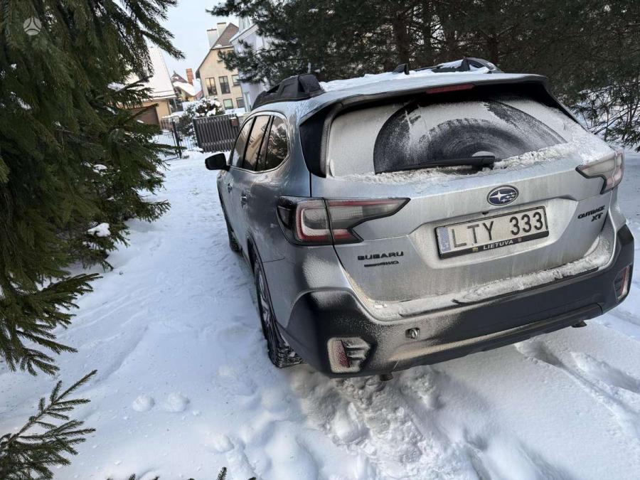 Grey Subaru Outback 2021 in Klaipeda, with an engine capacity of 2.39 L and mileage of 21 thousand km for 15500 €, photo 3 on AUTOMOTO.COM.LV