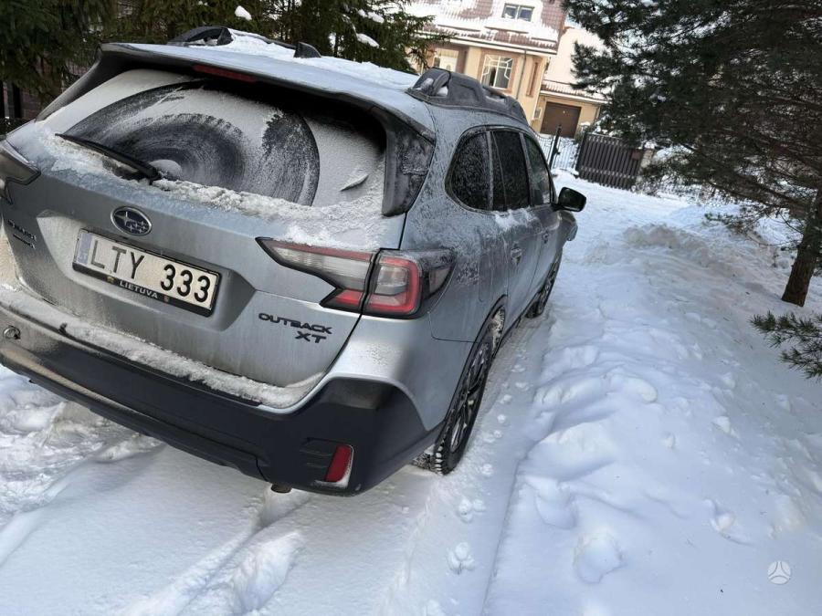Grey Subaru Outback 2021 in Klaipeda, with an engine capacity of 2.39 L and mileage of 21 thousand km for 15500 €, photo 4 on AUTOMOTO.COM.LV