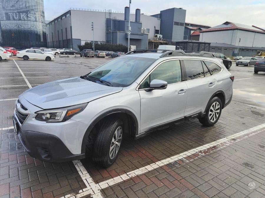 Grey Subaru Outback 2021 in Kaunas, with an engine capacity of 2.50 L and mileage of 85 thousand km for 20000 €, photo 1 on AUTOMOTO.COM.LV