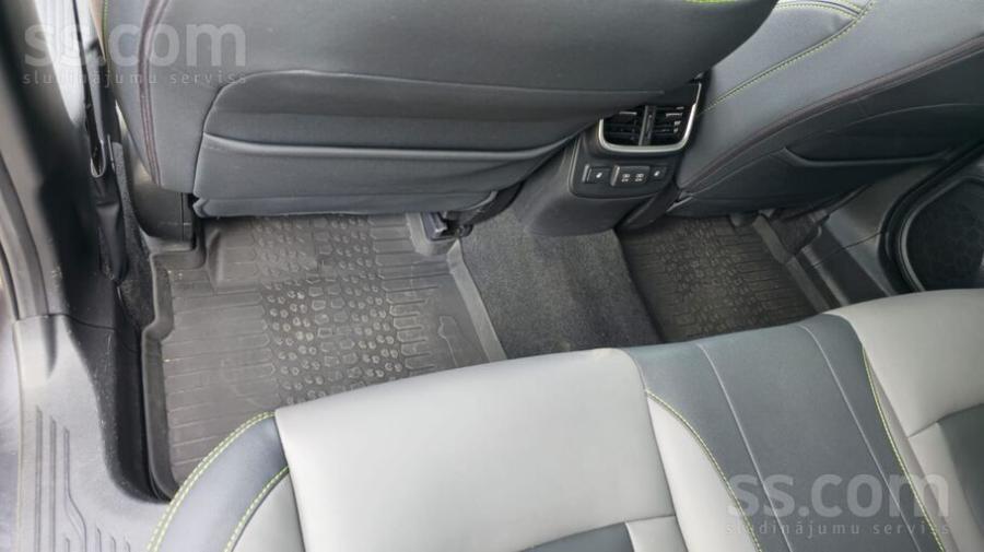 Grey Subaru Outback 2021 in Ventspils, with an engine capacity of 2.50 L and mileage of 125 thousand km for 20500 €, photo 9 on AUTOMOTO.COM.LV