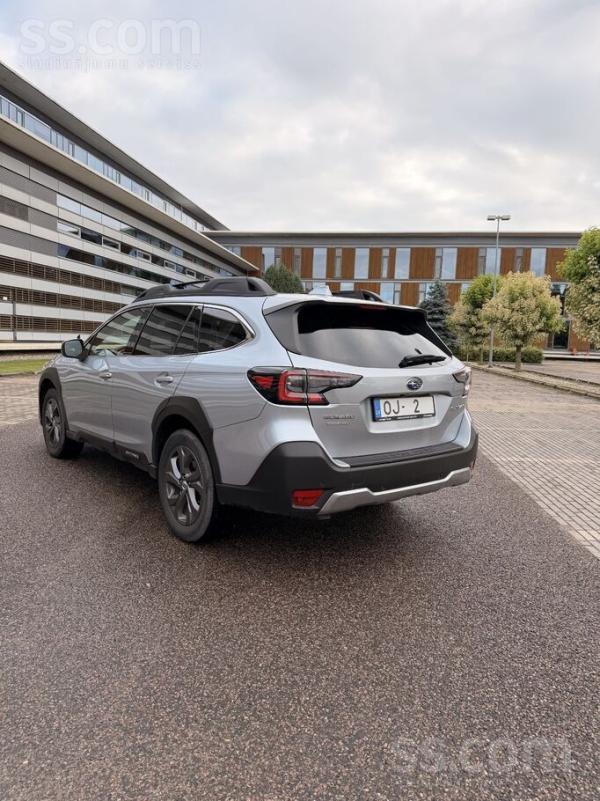 Grey Subaru Outback 2022 in Riga, with an engine capacity of 2.50 L and mileage of 79 thousand km for 23000 €, photo 4 on AUTOMOTO.COM.LV