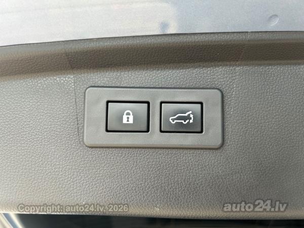 Grey Subaru Outback 2022 in Tallinn, with an engine capacity of 2.50 L and mileage of 92 thousand km for 26990 €, photo 7 on AUTOMOTO.COM.LV