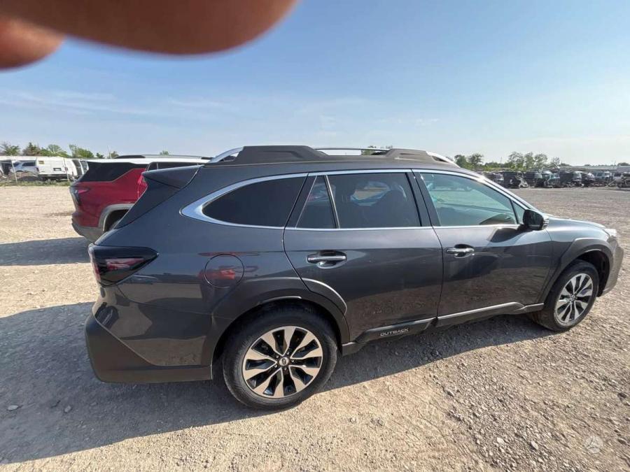 Pelēks Subaru Outback 2023 Alīta, ar dzinēja tilpumu 2.50 L un nobraukumu 78 tūkst. km par 17900 €, foto 4 vietnē AUTOMOTO.COM.LV