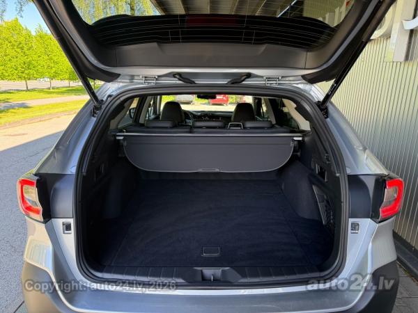 Grey Subaru Outback 2024 in Tallinn, with an engine capacity of 2.50 L and mileage of 46 thousand km for 34490 €, photo 5 on AUTOMOTO.COM.LV