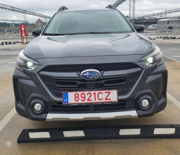 Grey Subaru Outback 2024 in Vilnius, with an engine capacity of 2.50 L and mileage of 41 thousand km for 24999 €, photo 3 on AUTOMOTO.COM.LV
