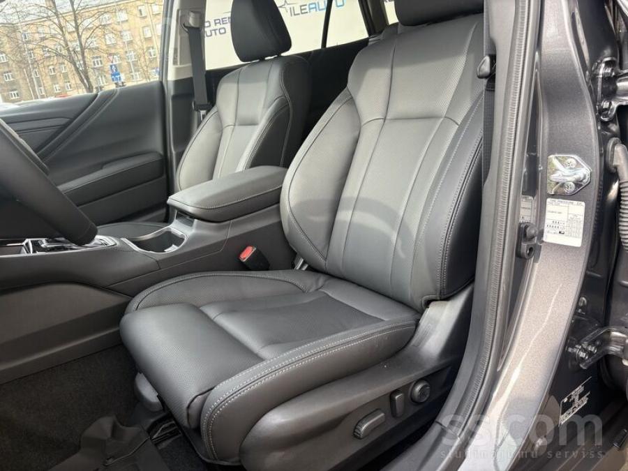 Grey Subaru Outback 2026 in Riga, with an engine capacity of 2.50 L and mileage of 12 thousand km for 38490 €, photo 11 on AUTOMOTO.COM.LV