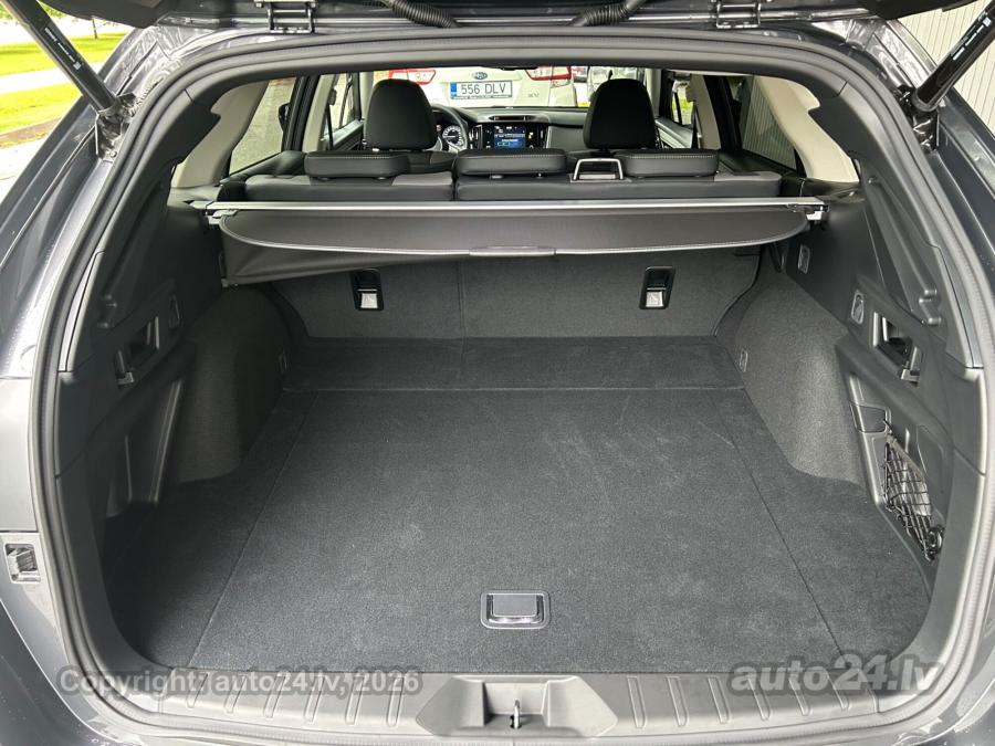 Grey Subaru Outback 2026 in Tallinn, with an engine capacity of 2.50 L and mileage of 0 thousand km for 39490 €, photo 5 on AUTOMOTO.COM.LV