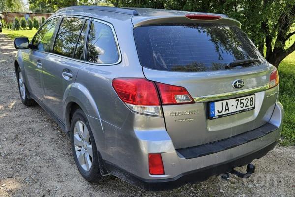 Subaru Outback 2012 in Riga, with an engine capacity of 2.50 L and mileage of 24 thousand km for 5700 €, photo 4 on AUTOMOTO.COM.LV