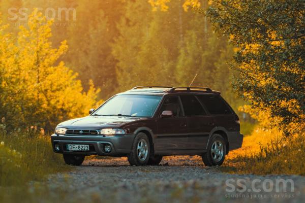 Красный Субару Аутбек 1998 в Рига, объемом двигателя 2.50 л и пробегом 280 тыс. км за 6500 €, фото 1 на AUTOMOTO.COM.LV