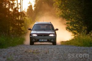Sarkans Subaru Outback 1998 Rīga, ar dzinēja tilpumu 2.50 L un nobraukumu 280 tūkst. km par 6500 €, foto 3 vietnē AUTOMOTO.COM.LV