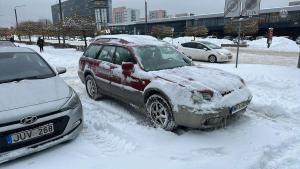 Red Subaru Outback 2000 in Vilnius, with an engine capacity of 3.00 L and mileage of 399 thousand km for 1800 €, photo 2 on AUTOMOTO.COM.LV