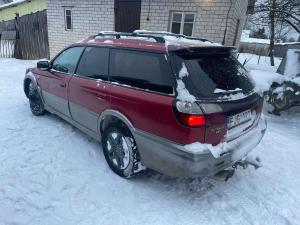 Sarkans Subaru Outback 2002 Viļņa, ar dzinēja tilpumu 2.46 L un nobraukumu 334 tūkst. km par 1400 €, foto  vietnē AUTOMOTO.COM.LV