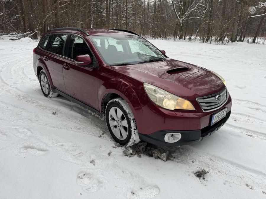 Red Subaru Outback 2010 in Kaunas, with an engine capacity of 2.00 L and mileage of 340 thousand km for 2350 €, photo 1 on AUTOMOTO.COM.LV