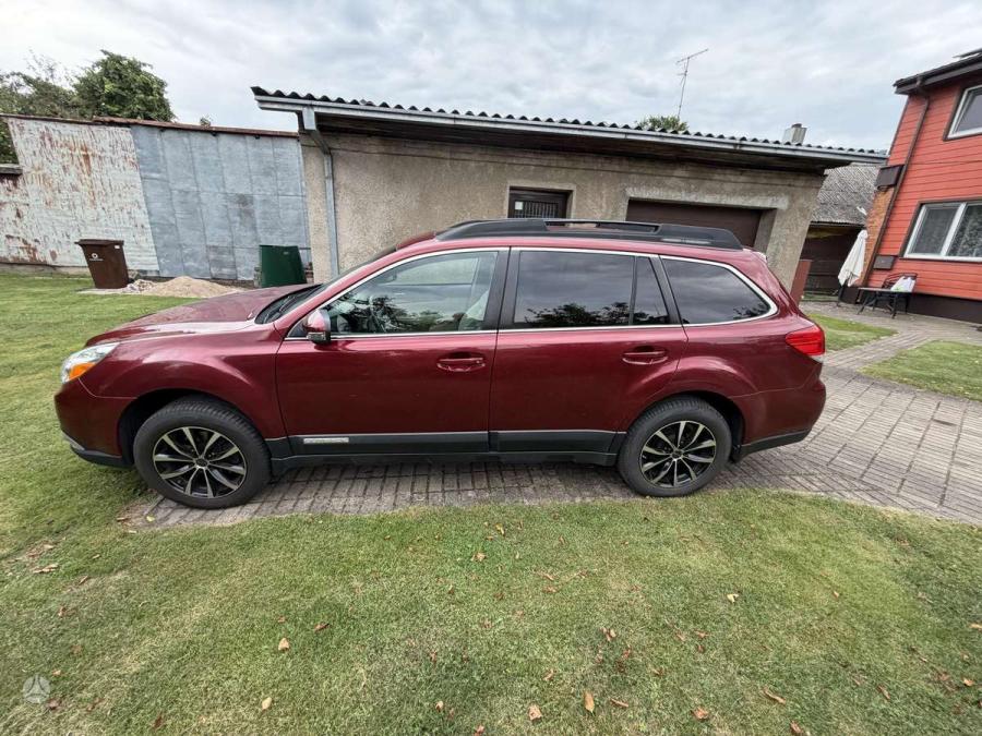 Sarkans Subaru Outback 2011 Kauņa, ar dzinēja tilpumu 3.63 L un nobraukumu 235 tūkst. km par 7000 €, foto 4 vietnē AUTOMOTO.COM.LV