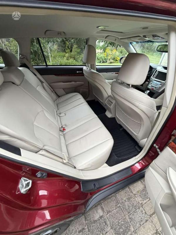 Red Subaru Outback 2011 in Kaunas, with an engine capacity of 3.63 L and mileage of 235 thousand km for 7000 €, photo 7 on AUTOMOTO.COM.LV