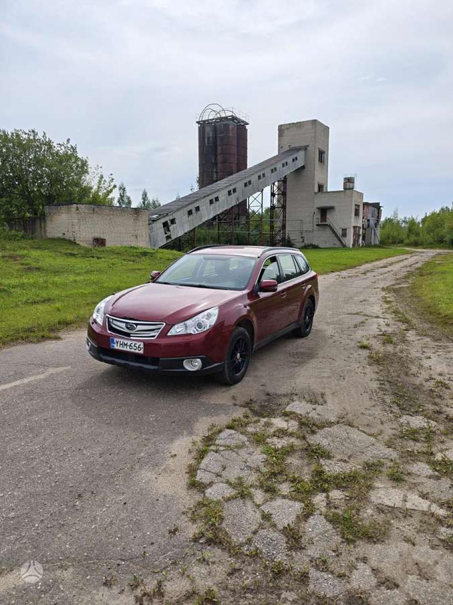 Sarkans Subaru Outback 2011 Šakiai, ar dzinēja tilpumu 2.46 L un nobraukumu 281 tūkst. km par 3999 €, foto 1 vietnē AUTOMOTO.COM.LV