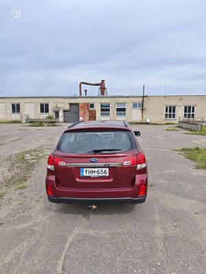 Sarkans Subaru Outback 2011 Šakiai, ar dzinēja tilpumu 2.46 L un nobraukumu 281 tūkst. km par 3999 €, foto 4 vietnē AUTOMOTO.COM.LV