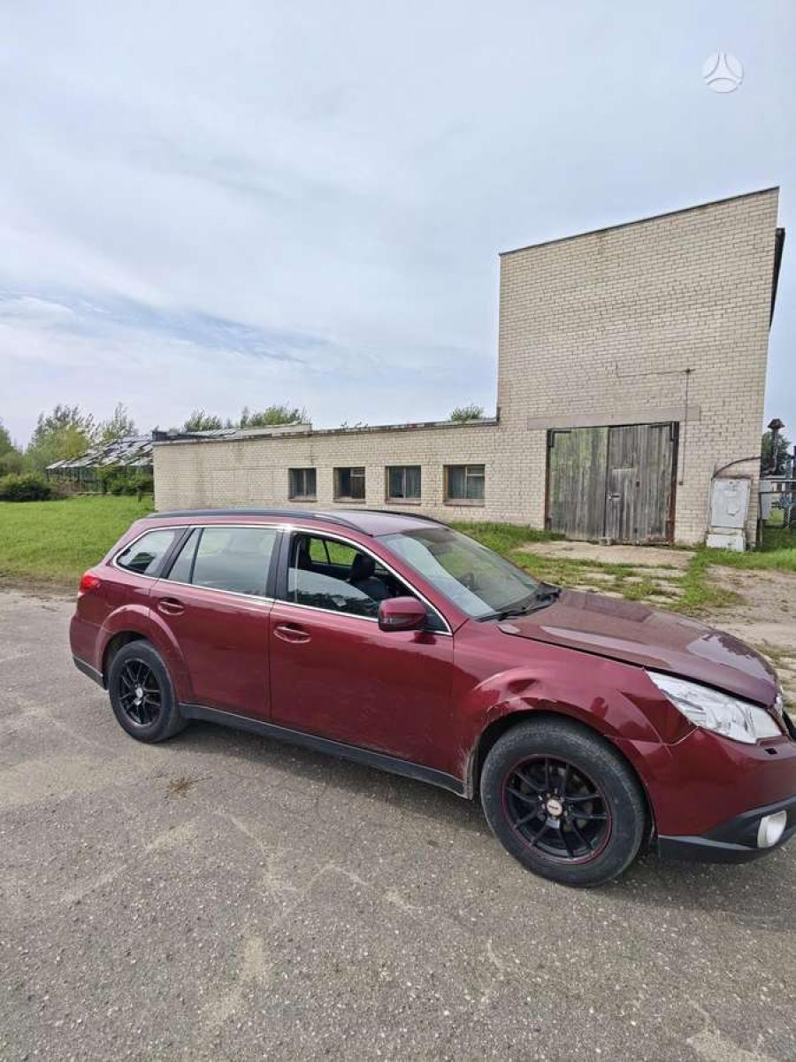Sarkans Subaru Outback 2011 Šakiai, ar dzinēja tilpumu 2.46 L un nobraukumu 281 tūkst. km par 3999 €, foto 5 vietnē AUTOMOTO.COM.LV