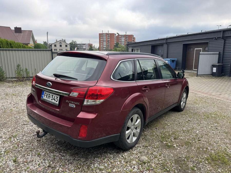 Red Subaru Outback 2012 in Alytus, with an engine capacity of 2.00 L and mileage of 309 thousand km for 2950 €, photo 5 on AUTOMOTO.COM.LV